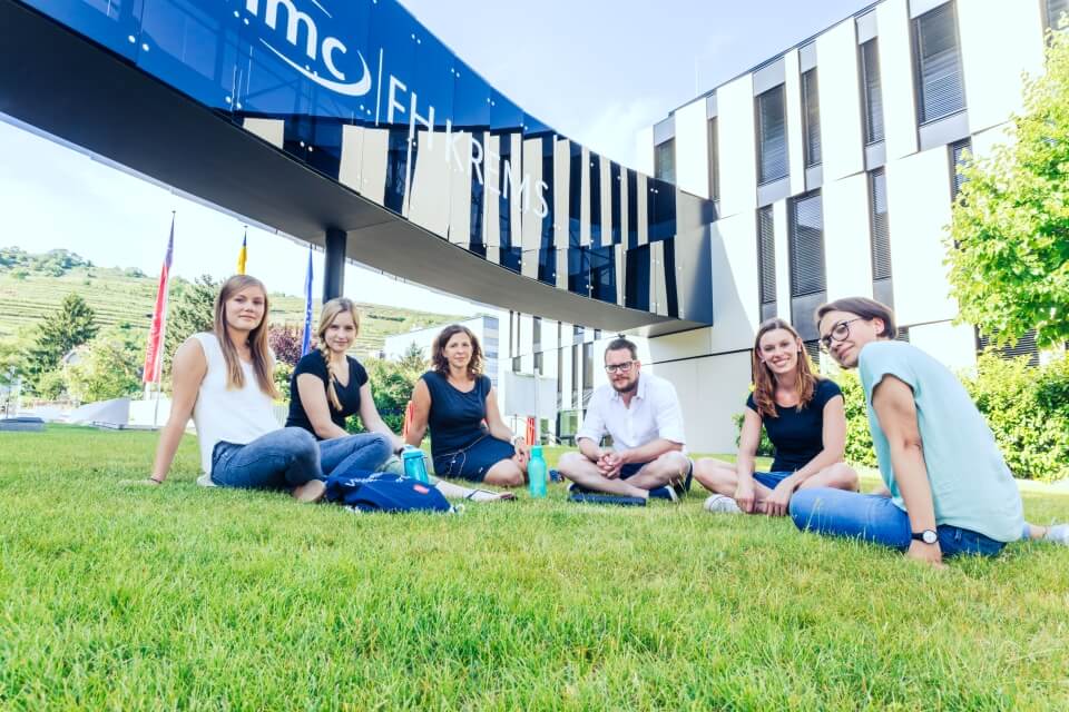 Management von Gesundheitsunternehmen - IMC Krems University of Applied ...